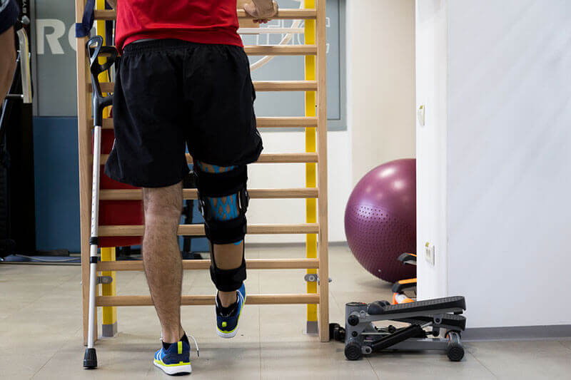 Recuperare proteza genunchi prin kinetoterapie | Centrokinetic