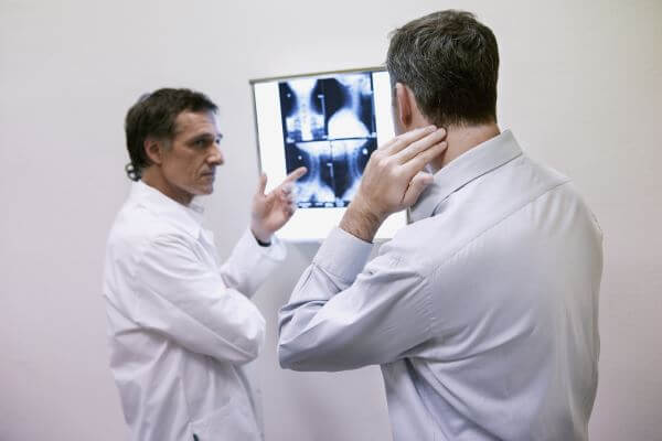 Discopatie cervicala (dureri cervicale): cauze, simptome si tratament ...